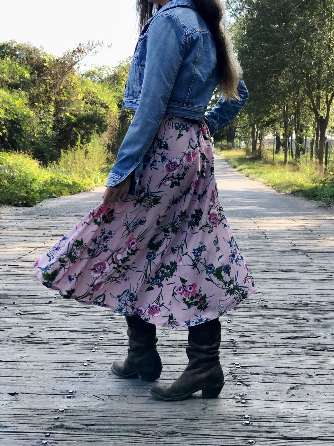 Stylish & Practical Homestead Fashion Essentials - Whatever is Lovely