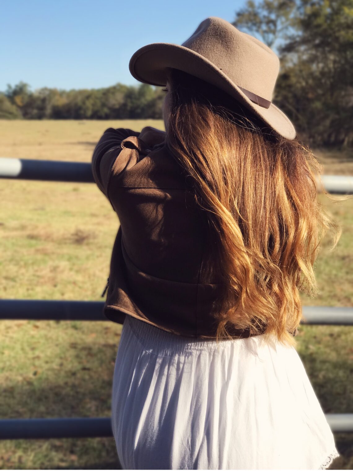 Stylish & Practical Homestead Fashion Essentials - Whatever is Lovely